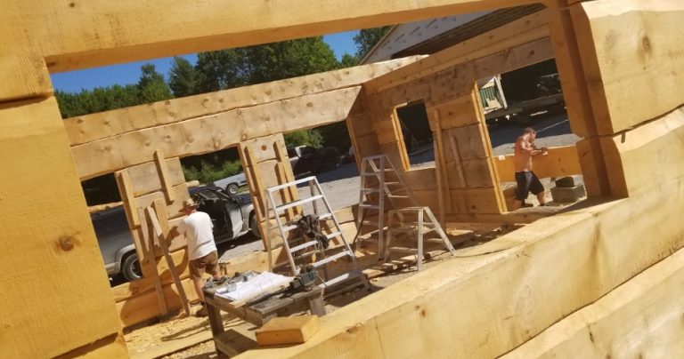 Building log homes by hand
